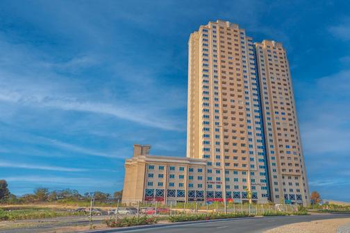 Al Rabia Tower: Luxury Living in Majan