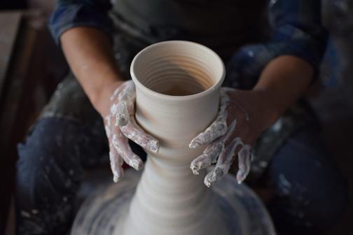 Dubai Pottery Studio — Vases and Plates